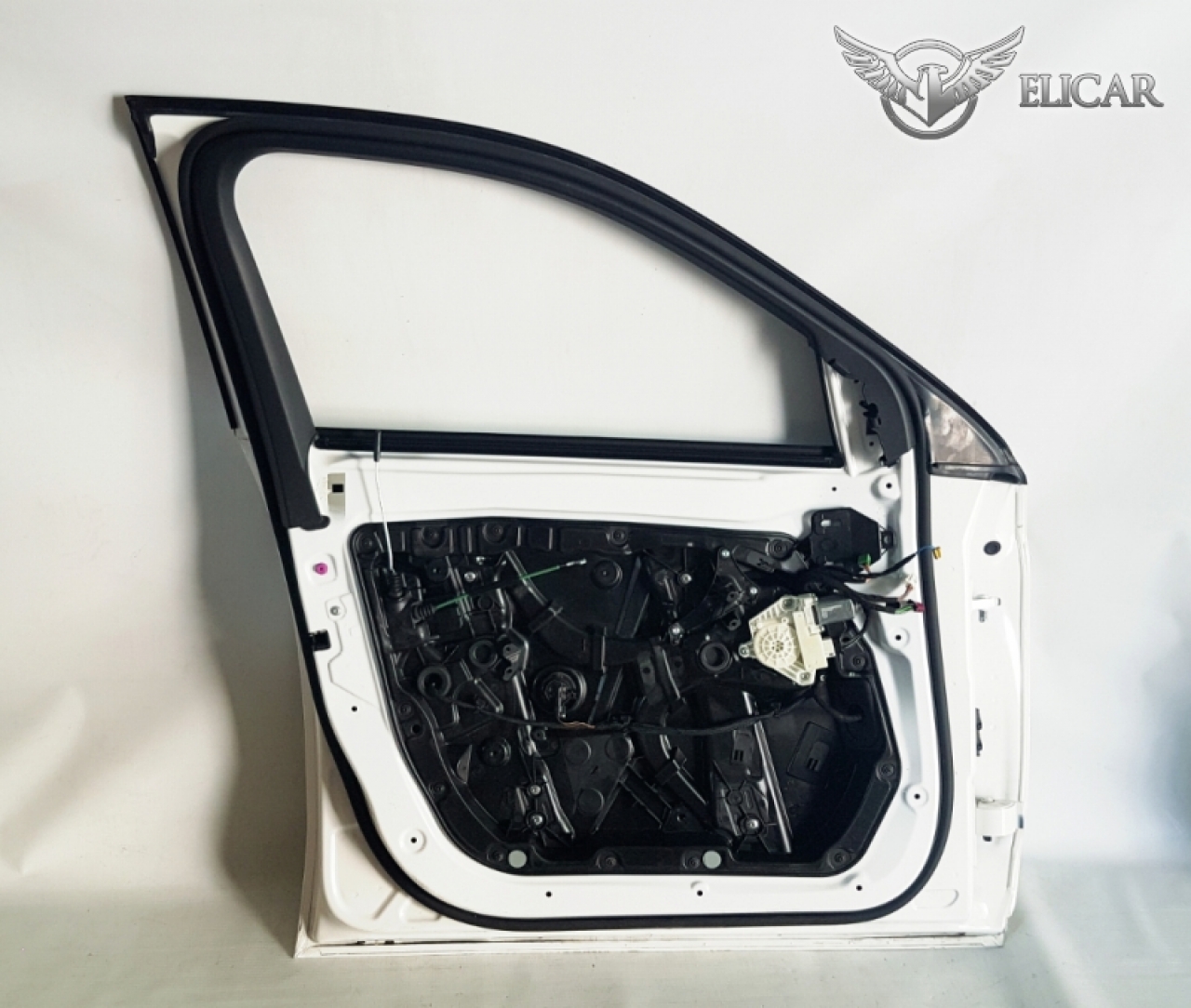 Mercedes A2537200305 - Door ( front left ) - Rahmé & Co